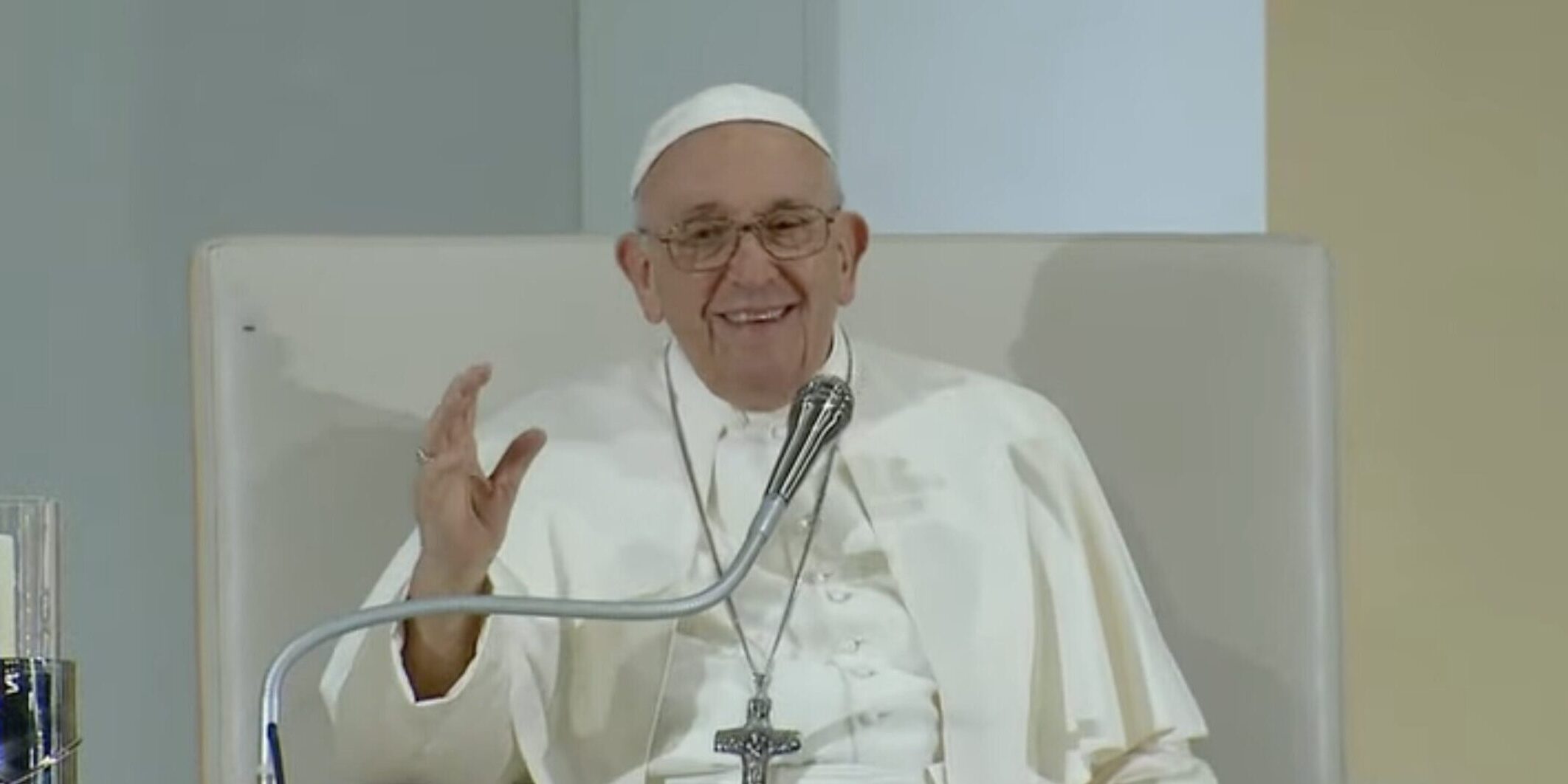 PAPA FRANCESCO: GIOVANI SIATE RADICI DI GIOIA PER GLI ALTRI - Vativision